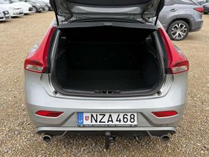 Pelēks Volvo V40 2014 Šauļi, ar dzinēja tilpumu 1.97 L un nobraukumu 372 tūkst. km par 6100 €, foto 8 vietnē AUTOMOTO.COM.LV
