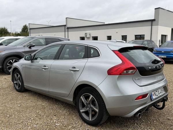 Grey Volvo V40 2014 in Siauliai, with an engine capacity of 1.97 L and mileage of 372 thousand km for 6100 €, photo 9 on AUTOMOTO.COM.LV