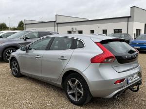 Pelēks Volvo V40 2014 Šauļi, ar dzinēja tilpumu 1.97 L un nobraukumu 372 tūkst. km par 6100 €, foto 9 vietnē AUTOMOTO.COM.LV