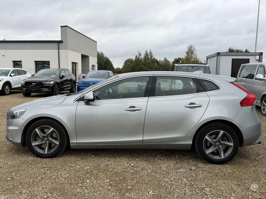 Pelēks Volvo V40 2014 Šauļi, ar dzinēja tilpumu 1.97 L un nobraukumu 372 tūkst. km par 6100 €, foto 10 vietnē AUTOMOTO.COM.LV