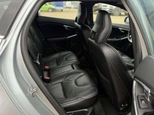 Pelēks Volvo V40 2014 Šauļi, ar dzinēja tilpumu 1.97 L un nobraukumu 372 tūkst. km par 6100 €, foto 14 vietnē AUTOMOTO.COM.LV