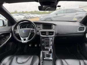 Pelēks Volvo V40 2014 Šauļi, ar dzinēja tilpumu 1.97 L un nobraukumu 372 tūkst. km par 6100 €, foto 15 vietnē AUTOMOTO.COM.LV