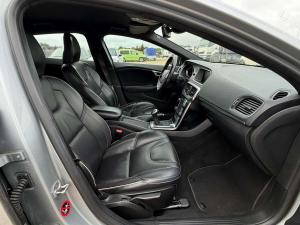 Pelēks Volvo V40 2014 Šauļi, ar dzinēja tilpumu 1.97 L un nobraukumu 372 tūkst. km par 6100 €, foto 16 vietnē AUTOMOTO.COM.LV