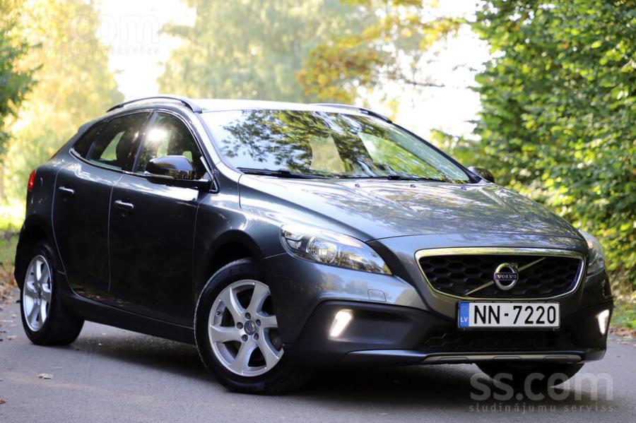 Pelēks Volvo V40 2014 Tukums, ar dzinēja tilpumu 1.60 L un nobraukumu 222 tūkst. km par 5390 €, foto 1 vietnē AUTOMOTO.COM.LV