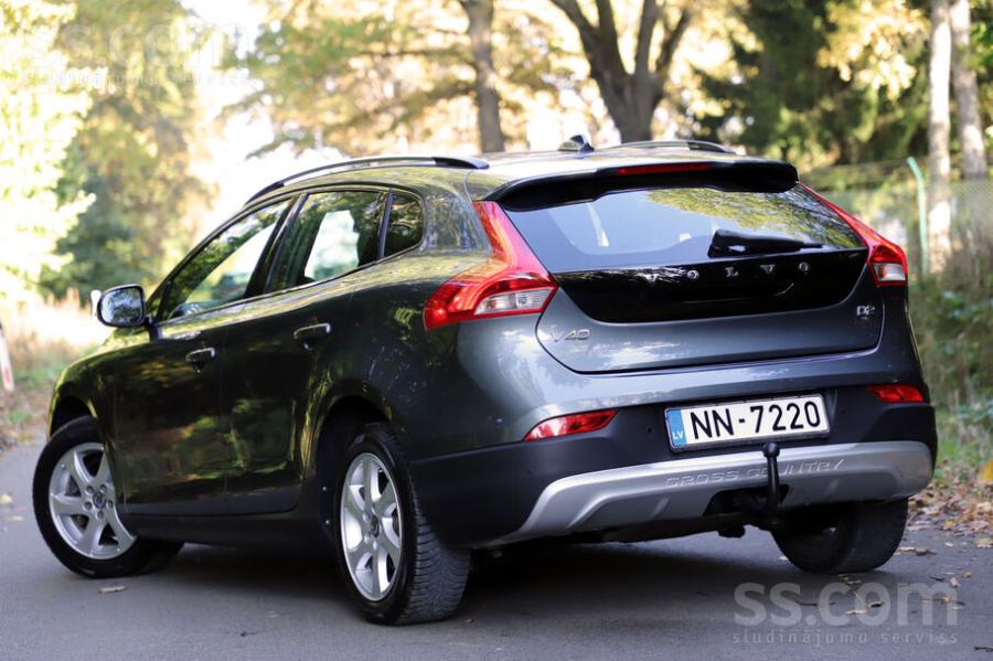Pelēks Volvo V40 2014 Tukums, ar dzinēja tilpumu 1.60 L un nobraukumu 222 tūkst. km par 5390 €, foto 3 vietnē AUTOMOTO.COM.LV