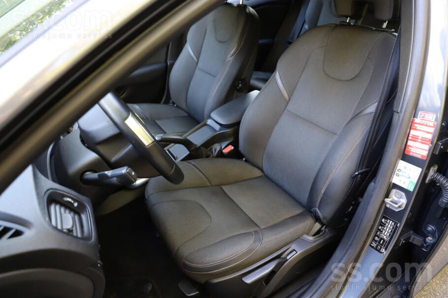 Pelēks Volvo V40 2014 Tukums, ar dzinēja tilpumu 1.60 L un nobraukumu 222 tūkst. km par 5390 €, foto 7 vietnē AUTOMOTO.COM.LV