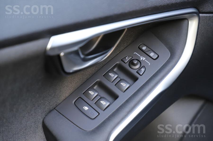 Pelēks Volvo V40 2014 Tukums, ar dzinēja tilpumu 1.60 L un nobraukumu 222 tūkst. km par 5390 €, foto 11 vietnē AUTOMOTO.COM.LV