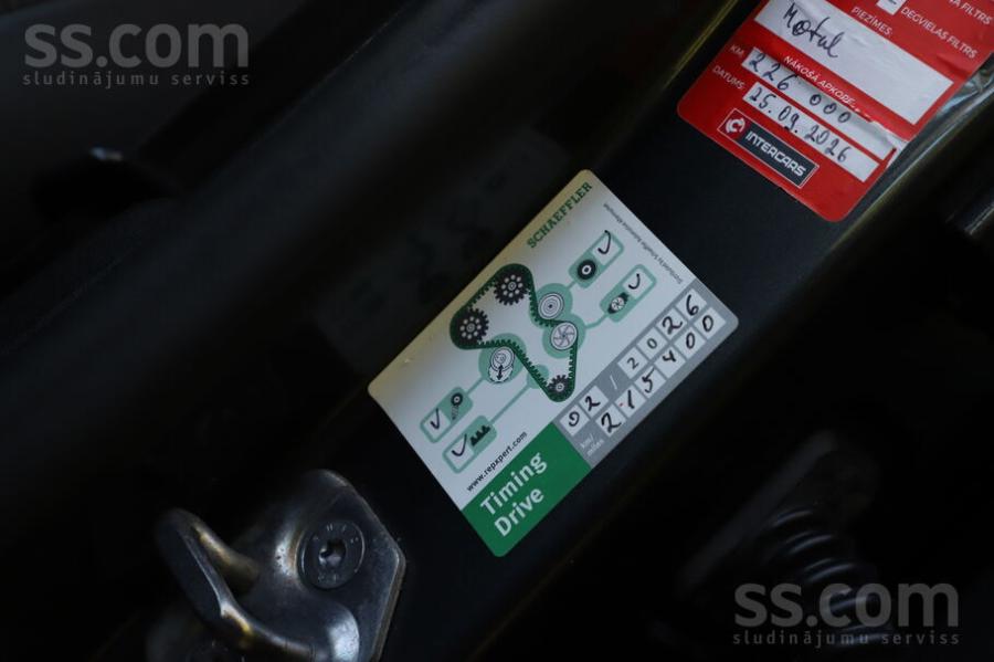 Pelēks Volvo V40 2014 Tukums, ar dzinēja tilpumu 1.60 L un nobraukumu 222 tūkst. km par 5390 €, foto 14 vietnē AUTOMOTO.COM.LV