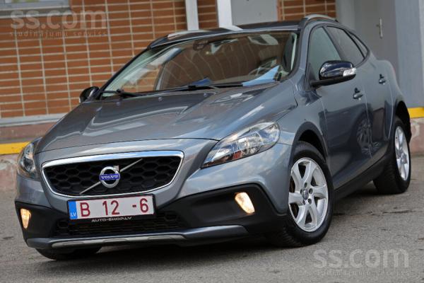 Pelēks Volvo V40 2015 Tukums, ar dzinēja tilpumu 2.00 L un nobraukumu 237 tūkst. km par 7900 €, foto 2 vietnē AUTOMOTO.COM.LV
