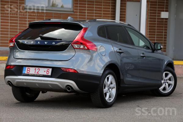 Pelēks Volvo V40 2015 Tukums, ar dzinēja tilpumu 2.00 L un nobraukumu 237 tūkst. km par 7900 €, foto 3 vietnē AUTOMOTO.COM.LV