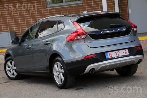 Pelēks Volvo V40 2015 Tukums, ar dzinēja tilpumu 2.00 L un nobraukumu 237 tūkst. km par 7900 €, foto 4 vietnē AUTOMOTO.COM.LV