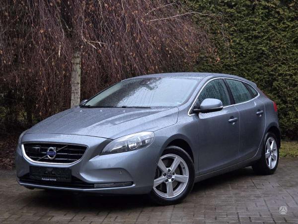 Grey Volvo V40 2015 in Kaunas, with an engine capacity of 2.00 L and mileage of 300 thousand km for 6750 €, photo 4 on AUTOMOTO.COM.LV
