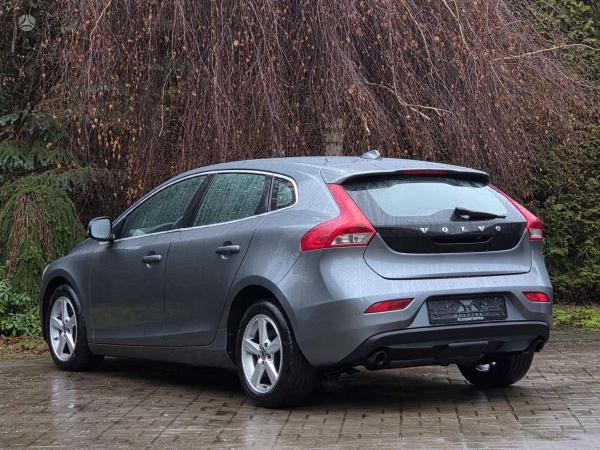 Grey Volvo V40 2015 in Kaunas, with an engine capacity of 2.00 L and mileage of 300 thousand km for 6750 €, photo 5 on AUTOMOTO.COM.LV