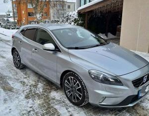 Pelēks Volvo V40 2015 Kauņa, ar dzinēja tilpumu 1.97 L un nobraukumu 147 tūkst. km par 6900 €, foto 2 vietnē AUTOMOTO.COM.LV