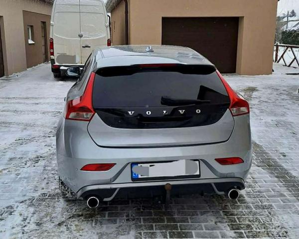 Grey Volvo V40 2015 in Kaunas, with an engine capacity of 1.97 L and mileage of 147 thousand km for 6900 €, photo 4 on AUTOMOTO.COM.LV
