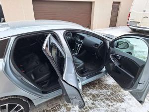 Pelēks Volvo V40 2015 Kauņa, ar dzinēja tilpumu 1.97 L un nobraukumu 147 tūkst. km par 6900 €, foto 7 vietnē AUTOMOTO.COM.LV