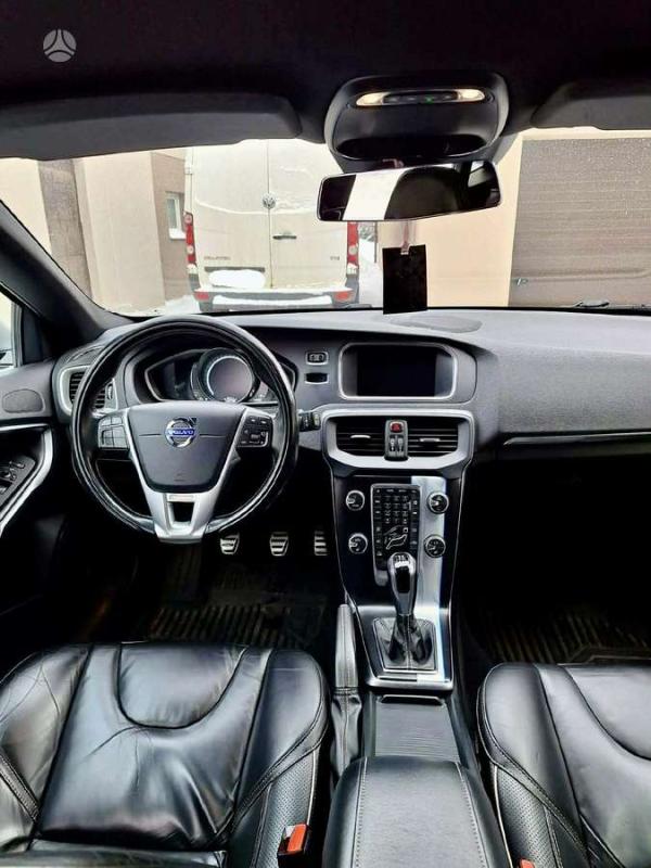 Grey Volvo V40 2015 in Kaunas, with an engine capacity of 1.97 L and mileage of 147 thousand km for 6900 €, photo 8 on AUTOMOTO.COM.LV