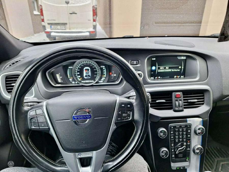 Pelēks Volvo V40 2015 Kauņa, ar dzinēja tilpumu 1.97 L un nobraukumu 147 tūkst. km par 6900 €, foto 9 vietnē AUTOMOTO.COM.LV