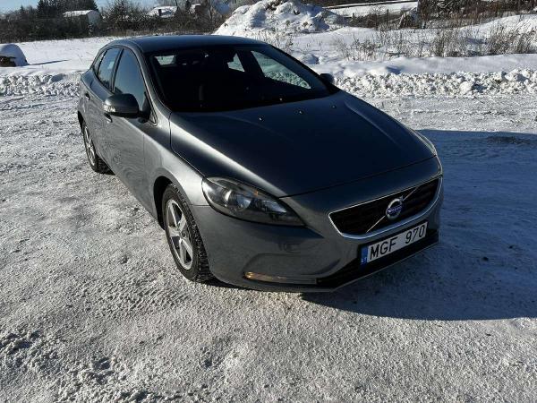 Pelēks Volvo V40 2015 Viļņa, ar dzinēja tilpumu 1.56 L un nobraukumu 211 tūkst. km par 6150 €, foto 2 vietnē AUTOMOTO.COM.LV