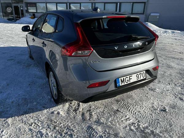 Pelēks Volvo V40 2015 Viļņa, ar dzinēja tilpumu 1.56 L un nobraukumu 211 tūkst. km par 6150 €, foto 5 vietnē AUTOMOTO.COM.LV