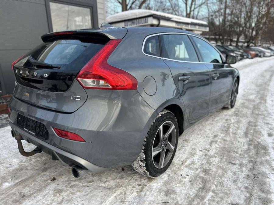 Pelēks Volvo V40 2015 Klaipėda, ar dzinēja tilpumu 1.97 L un nobraukumu 269 tūkst. km par 5950 €, foto 5 vietnē AUTOMOTO.COM.LV