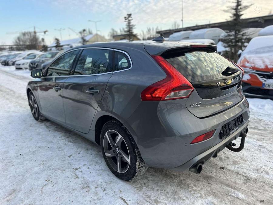 Pelēks Volvo V40 2015 Klaipėda, ar dzinēja tilpumu 1.97 L un nobraukumu 269 tūkst. km par 5950 €, foto 7 vietnē AUTOMOTO.COM.LV