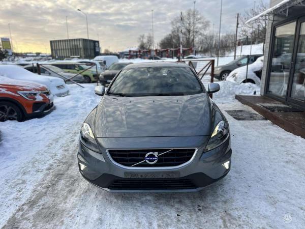 Pelēks Volvo V40 2015 Klaipėda, ar dzinēja tilpumu 1.97 L un nobraukumu 269 tūkst. km par 5950 €, foto 9 vietnē AUTOMOTO.COM.LV