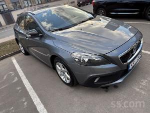 Серый Вольво В40 2015 в Рига, объемом двигателя 2.00 л и пробегом 0 тыс. км за 6570 €, фото  на AUTOMOTO.COM.LV