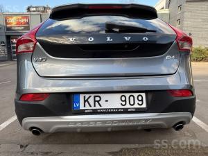 Pelēks Volvo V40 2015 Rīga, ar dzinēja tilpumu 2.00 L un nobraukumu 0 tūkst. km par 6570 €, foto 3 vietnē AUTOMOTO.COM.LV