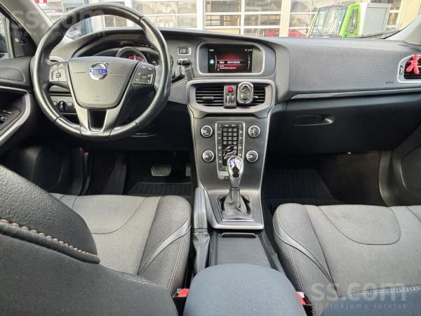 Grey Volvo V40 2015 in Riga, with an engine capacity of 2.00 L and mileage of 0 thousand km for 6570 €, photo 8 on AUTOMOTO.COM.LV