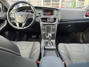 Pelēks Volvo V40 2015 Rīga, ar dzinēja tilpumu 2.00 L un nobraukumu 0 tūkst. km par 6570 €, foto 9 vietnē AUTOMOTO.COM.LV