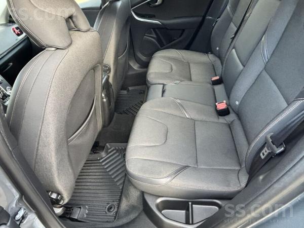 Grey Volvo V40 2015 in Riga, with an engine capacity of 2.00 L and mileage of 0 thousand km for 6570 €, photo 9 on AUTOMOTO.COM.LV