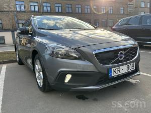 Pelēks Volvo V40 2015 Rīga, ar dzinēja tilpumu 2.00 L un nobraukumu 0 tūkst. km par 6570 €, foto 12 vietnē AUTOMOTO.COM.LV