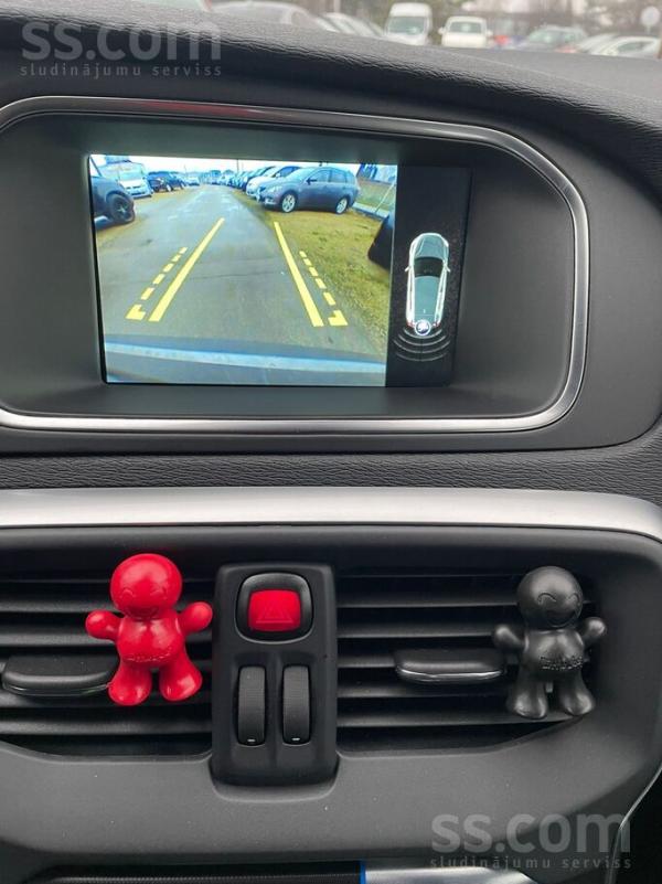 Pelēks Volvo V40 2015 Rīga, ar dzinēja tilpumu 2.00 L un nobraukumu 0 tūkst. km par 7799 €, foto 3 vietnē AUTOMOTO.COM.LV