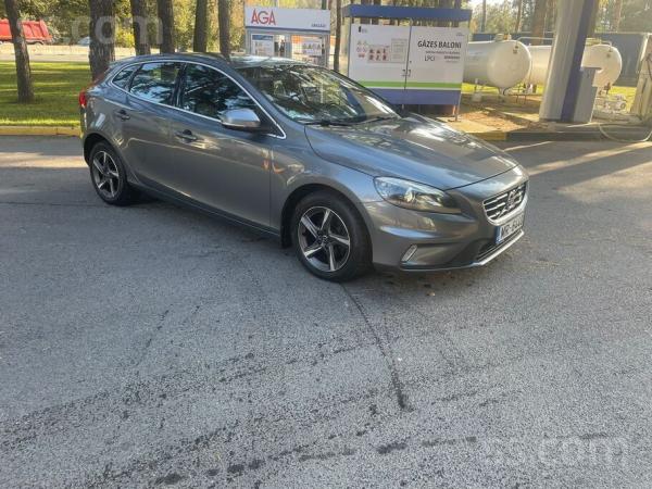 Pelēks Volvo V40 2015 Rīga, ar dzinēja tilpumu 2.00 L un nobraukumu 0 tūkst. km par 7799 €, foto 5 vietnē AUTOMOTO.COM.LV