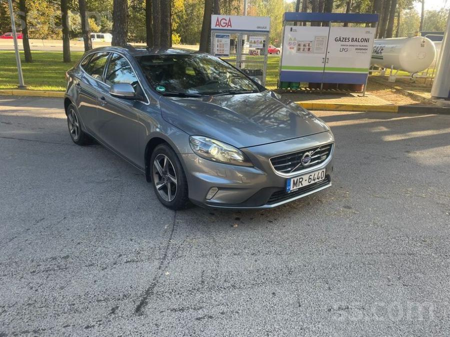 Pelēks Volvo V40 2015 Rīga, ar dzinēja tilpumu 2.00 L un nobraukumu 0 tūkst. km par 7799 €, foto 7 vietnē AUTOMOTO.COM.LV