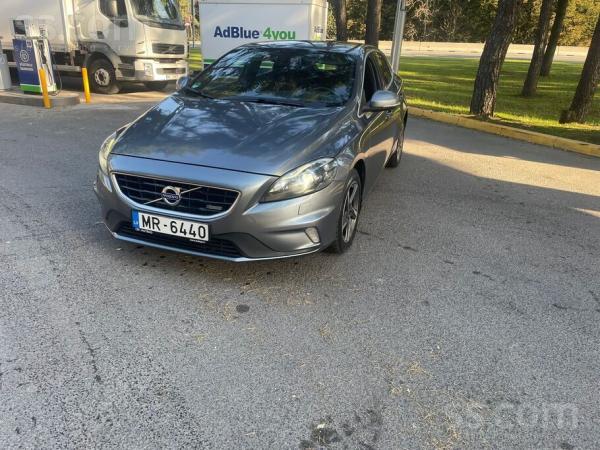 Pelēks Volvo V40 2015 Rīga, ar dzinēja tilpumu 2.00 L un nobraukumu 0 tūkst. km par 7799 €, foto 8 vietnē AUTOMOTO.COM.LV