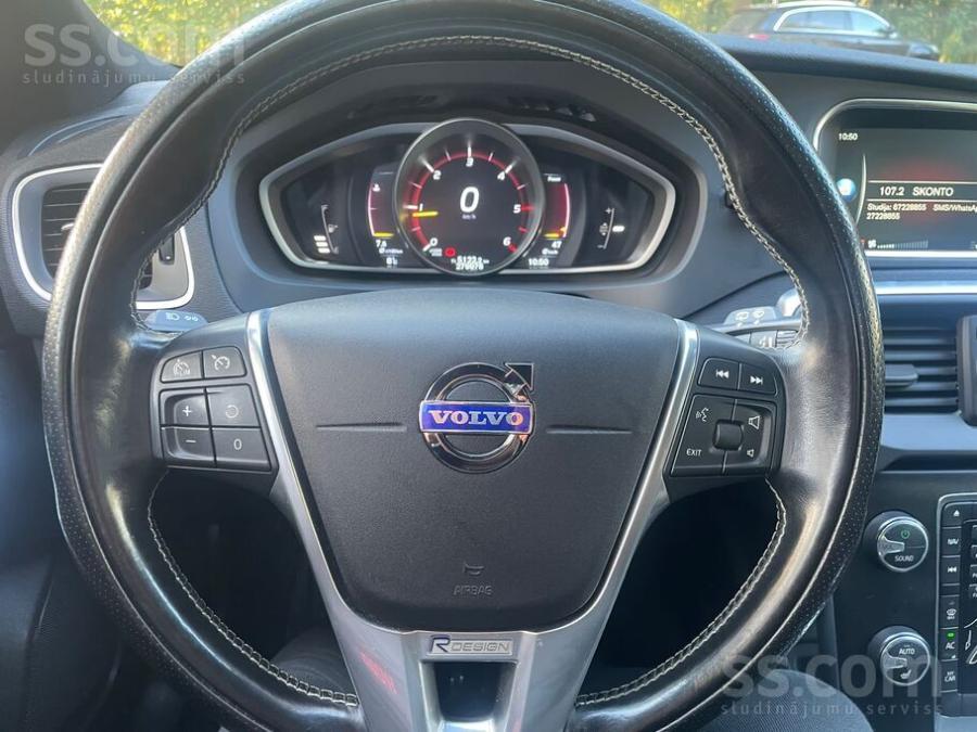 Pelēks Volvo V40 2015 Rīga, ar dzinēja tilpumu 2.00 L un nobraukumu 0 tūkst. km par 7799 €, foto 18 vietnē AUTOMOTO.COM.LV