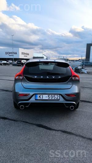 Pelēks Volvo V40 2015 Rīga, ar dzinēja tilpumu 2.00 L un nobraukumu 198 tūkst. km par 8000 €, foto 5 vietnē AUTOMOTO.COM.LV