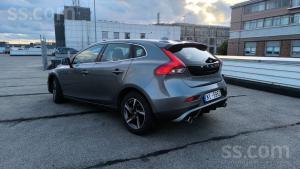 Pelēks Volvo V40 2015 Rīga, ar dzinēja tilpumu 2.00 L un nobraukumu 198 tūkst. km par 8000 €, foto 6 vietnē AUTOMOTO.COM.LV