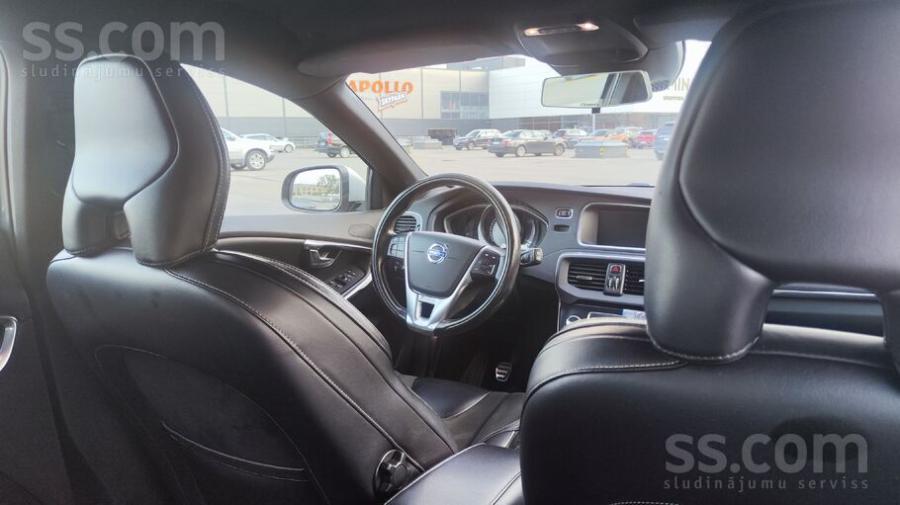 Pelēks Volvo V40 2015 Rīga, ar dzinēja tilpumu 2.00 L un nobraukumu 198 tūkst. km par 8000 €, foto 10 vietnē AUTOMOTO.COM.LV