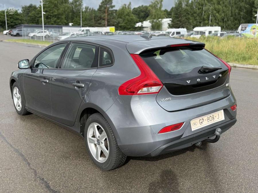 Pelēks Volvo V40 2015 Tauragė, ar dzinēja tilpumu 1.97 L un nobraukumu 234 tūkst. km par 5650 €, foto 7 vietnē AUTOMOTO.COM.LV