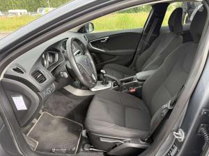 Pelēks Volvo V40 2015 Tauragė, ar dzinēja tilpumu 1.97 L un nobraukumu 234 tūkst. km par 5650 €, foto 9 vietnē AUTOMOTO.COM.LV