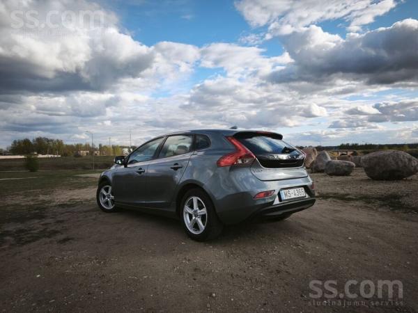 Pelēks Volvo V40 2015 Daugavpils, ar dzinēja tilpumu 1.60 L un nobraukumu 0 tūkst. km par 6050 €, foto 7 vietnē AUTOMOTO.COM.LV