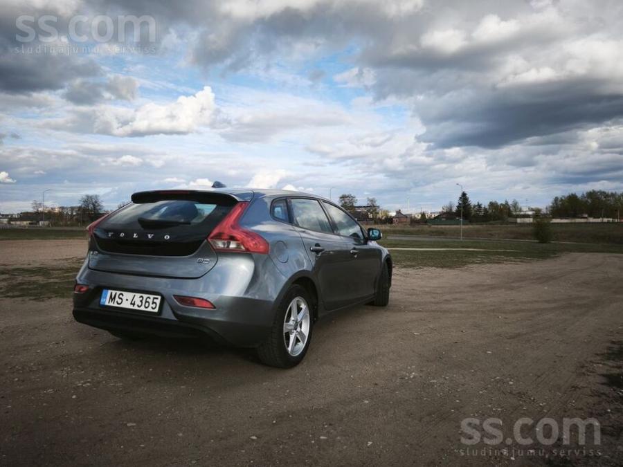 Grey Volvo V40 2015 in Daugavpils, with an engine capacity of 1.60 L and mileage of 0 thousand km for 6050 €, photo 9 on AUTOMOTO.COM.LV
