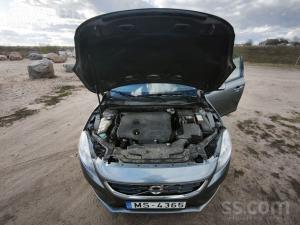 Grey Volvo V40 2015 in Daugavpils, with an engine capacity of 1.60 L and mileage of 0 thousand km for 6050 €, photo 13 on AUTOMOTO.COM.LV