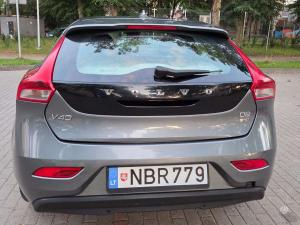Pelēks Volvo V40 2015 Viļņa, ar dzinēja tilpumu 1.56 L un nobraukumu 286 tūkst. km par 6100 €, foto 4 vietnē AUTOMOTO.COM.LV