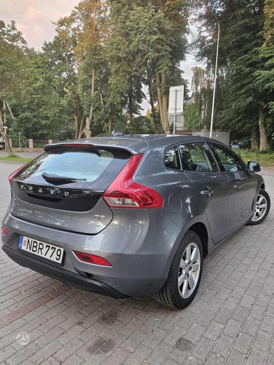 Pelēks Volvo V40 2015 Viļņa, ar dzinēja tilpumu 1.56 L un nobraukumu 286 tūkst. km par 6100 €, foto 12 vietnē AUTOMOTO.COM.LV