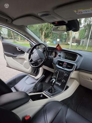 Pelēks Volvo V40 2015 Viļņa, ar dzinēja tilpumu 1.56 L un nobraukumu 286 tūkst. km par 6100 €, foto 20 vietnē AUTOMOTO.COM.LV
