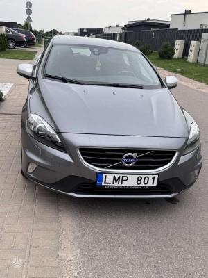 Pelēks Volvo V40 2015 Kauņa, ar dzinēja tilpumu 1.98 L un nobraukumu 314 tūkst. km par 5200 €, foto  vietnē AUTOMOTO.COM.LV